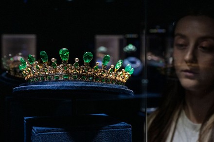 Queen Victorias Emerald Diamond Tiara 1845 Editorial Stock Photo ...