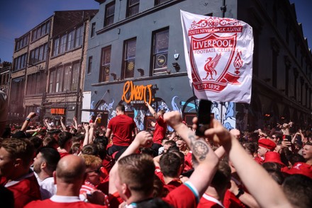 __COUNT__ imágenes de Fan reaction in Liverpool, United Kingdom - 28 ...