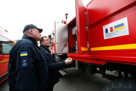 500 Firefighting equipment Stock Pictures, Editorial Images and Stock ...