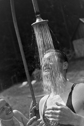 20 German 'shower bath Stock Pictures, Editorial Images and Stock ...