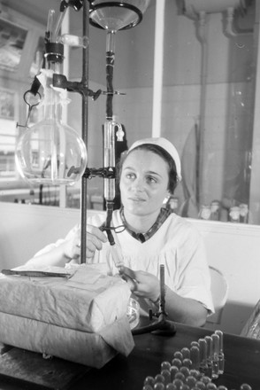 Lab Assistant Taking Medication Samples Laboratory Editorial Stock ...