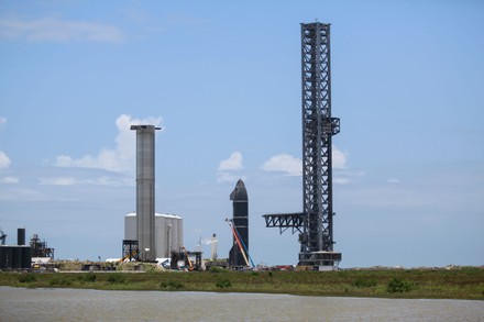 18 Orbital launch integration tower Stock Pictures, Editorial Images ...