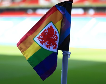 750 Cardiff flag Stock Pictures, Editorial Images and Stock Photos ...
