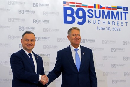 Romanian President Klaus Iohannis R Shakes Editorial Stock Photo ...