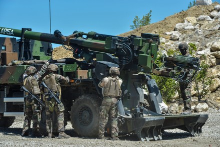 3 155 self propelled gun Stock Pictures, Editorial Images and Stock ...