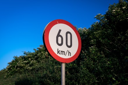 750 Speed limit sign Stock Pictures, Editorial Images and Stock Photos ...