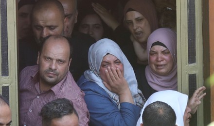 Palestinian Relatives Nabil Ghanem 53 Mourn Editorial Stock Photo ...