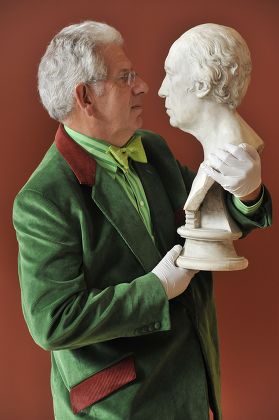 Adam Hartdavis Holds Original Bust Workshop Editorial Stock Photo ...