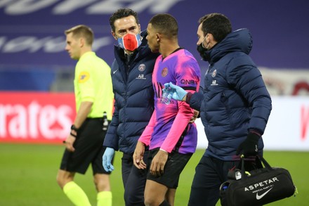 Injured Kylian Mbappe Psg Here Doctor Editorial Stock Photo - Stock ...