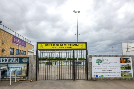 __COUNT__ imágenes de Melksham Town v Forest Green Rovers, Pre-Season ...