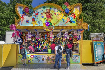 1 Dart throwing booth Stock Pictures, Editorial Images and Stock Photos ...