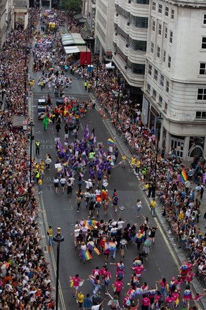 Large Crowds Gather Watch Parade Celebrate Editorial Stock Photo ...