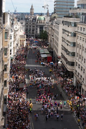 Larges Crowds Gather Watch Parade Celebrate Editorial Stock Photo ...