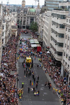 Large Crowds Gather Watch Parade Celebrate Editorial Stock Photo ...