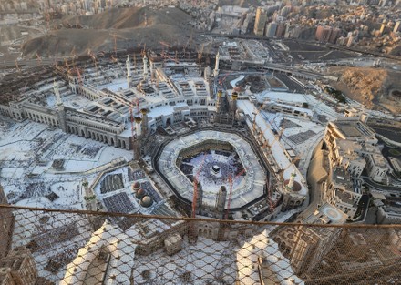 Muslim Worshippers Seen Pray Around Kaaba Editorial Stock Photo - Stock ...