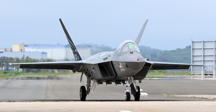 24 Prototype fighter aircraft Stock Pictures, Editorial Images and ...
