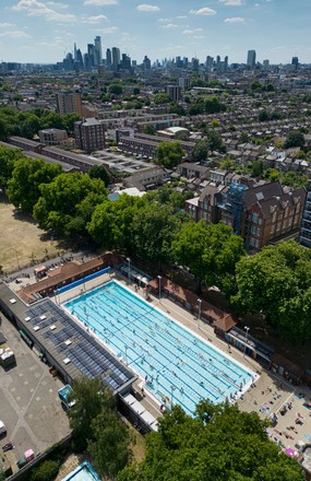 Members Public Swim London Fields Lido Editorial Stock Photo - Stock ...