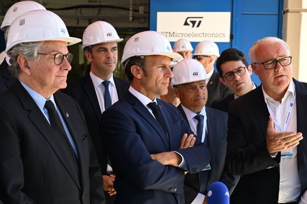 __COUNT__ imágenes de Macron visits STMicroelectronics in Isere ...