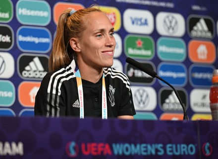 __COUNT__ imágenes de Soccer Red Flames Euro England Press Conference ...