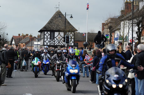 'Ride of Respect' ceremonial motorbike ride through Wootton Bassett ...