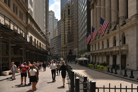 Wall Street Daily Life, New York, USA - 14 Jul 2022 Stock Pictures ...