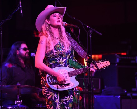 56 Elizabeth cook Stock Pictures, Editorial Images and Stock Photos ...