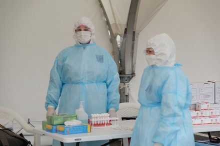 Doctors Waiting Patients Mobile Laboratory Station Editorial Stock ...