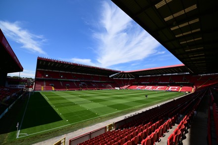 Miles Leaburn Charlton Athletic Possession Ahead Editorial Stock Photo ...