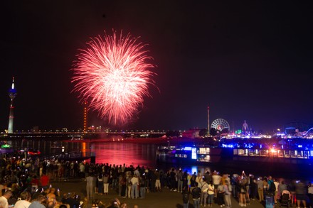 250 Fireworks fun fair Stock Pictures, Editorial Images and Stock ...