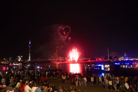 250 Fireworks fun fair Stock Pictures, Editorial Images and Stock ...