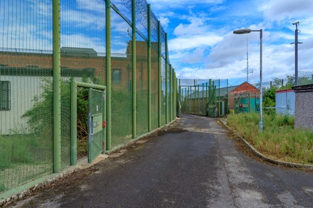 250 Immigration removal centre Stock Pictures, Editorial Images and ...