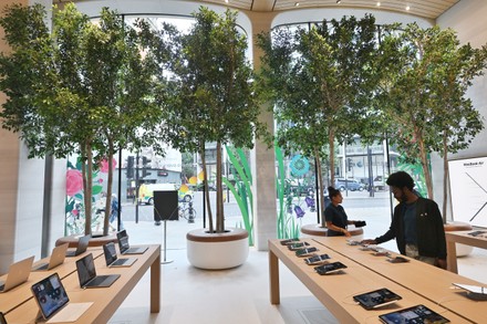Apple store Brompton Road Store press preview, London, UK - 26 Jul 2022 ...