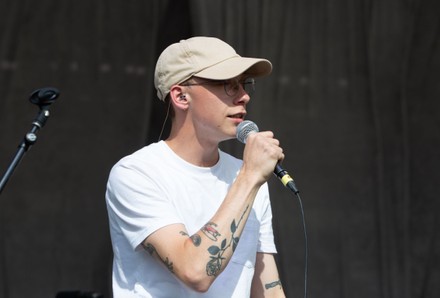Singer Songwriter Quinn Christopherson Performs During Editorial Stock ...