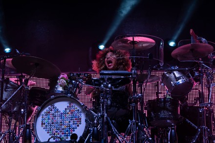 52 Drummer simple minds Stock Pictures, Editorial Images and Stock ...