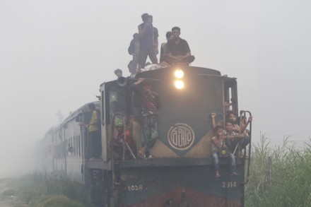 Train Carrying Passengers Through Pollution Women Editorial Stock Photo ...