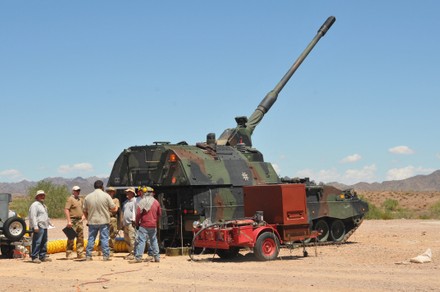 36 Firing howitzers Stock Pictures, Editorial Images and Stock Photos ...