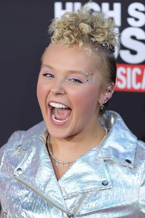 Jojo Siwa Poses On Red Carpet Editorial Stock Photo - Stock Image ...