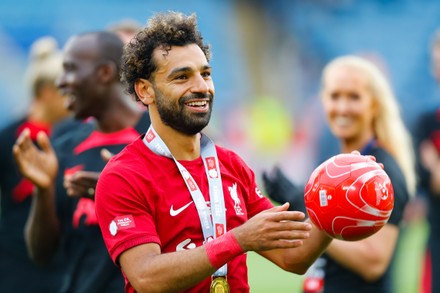 Darwin Nunez Holds Fa Community Shield Editorial Stock Photo - Stock ...