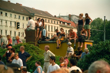 Roadside Visitors Watch Carnival Cultures Berlinroadside Editorial ...