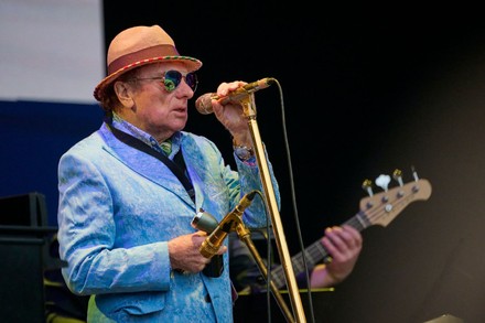 __COUNT__ imágenes de Van Morrison on the Garden stage at the Belladrum ...