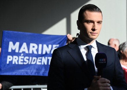 Marine Le Pen Holds A Campaign Rally - Reims, France - 05 Feb 2022 ...