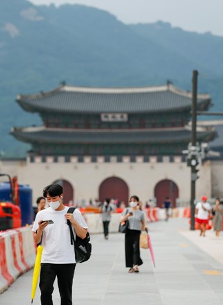 People Wearing Face Masks Walk Gwanghwamun Editorial Stock Photo ...