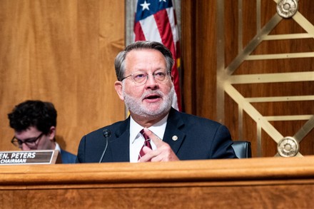 500 Senator gary peters Stock Pictures, Editorial Images and Stock ...