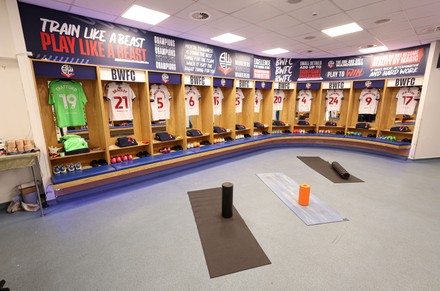 2,000 Changing rooms Stock Pictures, Editorial Images and Stock Photos ...