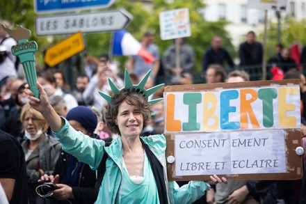 Protester Wears Statue Liberty Costume During Editorial Stock Photo ...