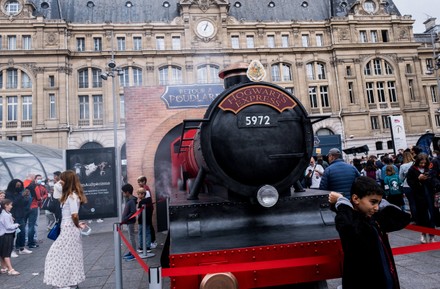 Lifesize Replica Famous Locomotive Harry Potter - Foto de stock de ...