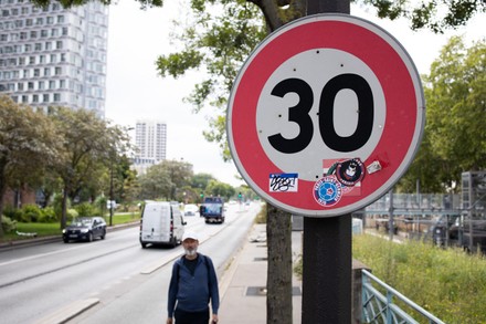 750 Speed limit sign Stock Pictures, Editorial Images and Stock Photos ...