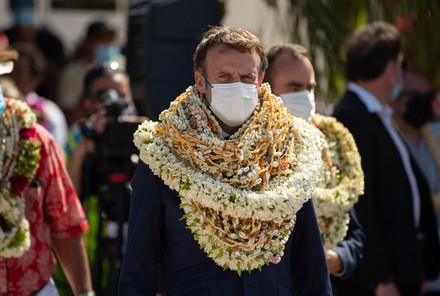 __COUNT__ Emmanuel Macron Covered With flowers In Polynesia, Manihi ...