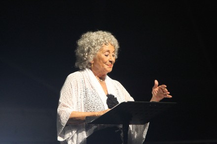 20 imágenes de Isa Danieli, actress on stage with Raccontami Una ...