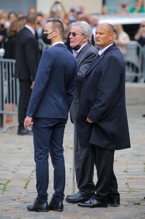 Alain Delon During Jeanpaul Belmondos Funeral Redaktionelles Stockfoto ...